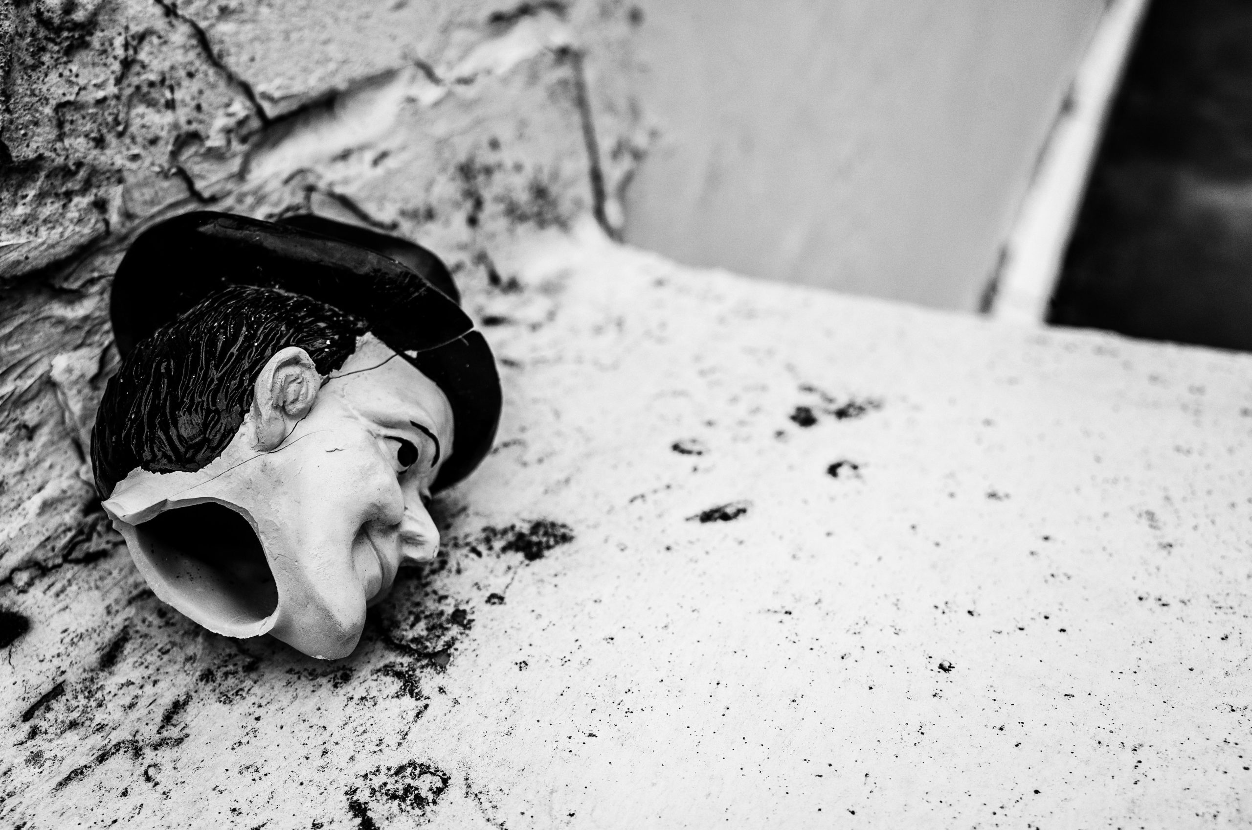 catty-cornered. — Worldly Photos